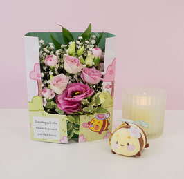 Bumblebutt Celebrate — Flowercard - Sending floral hugs